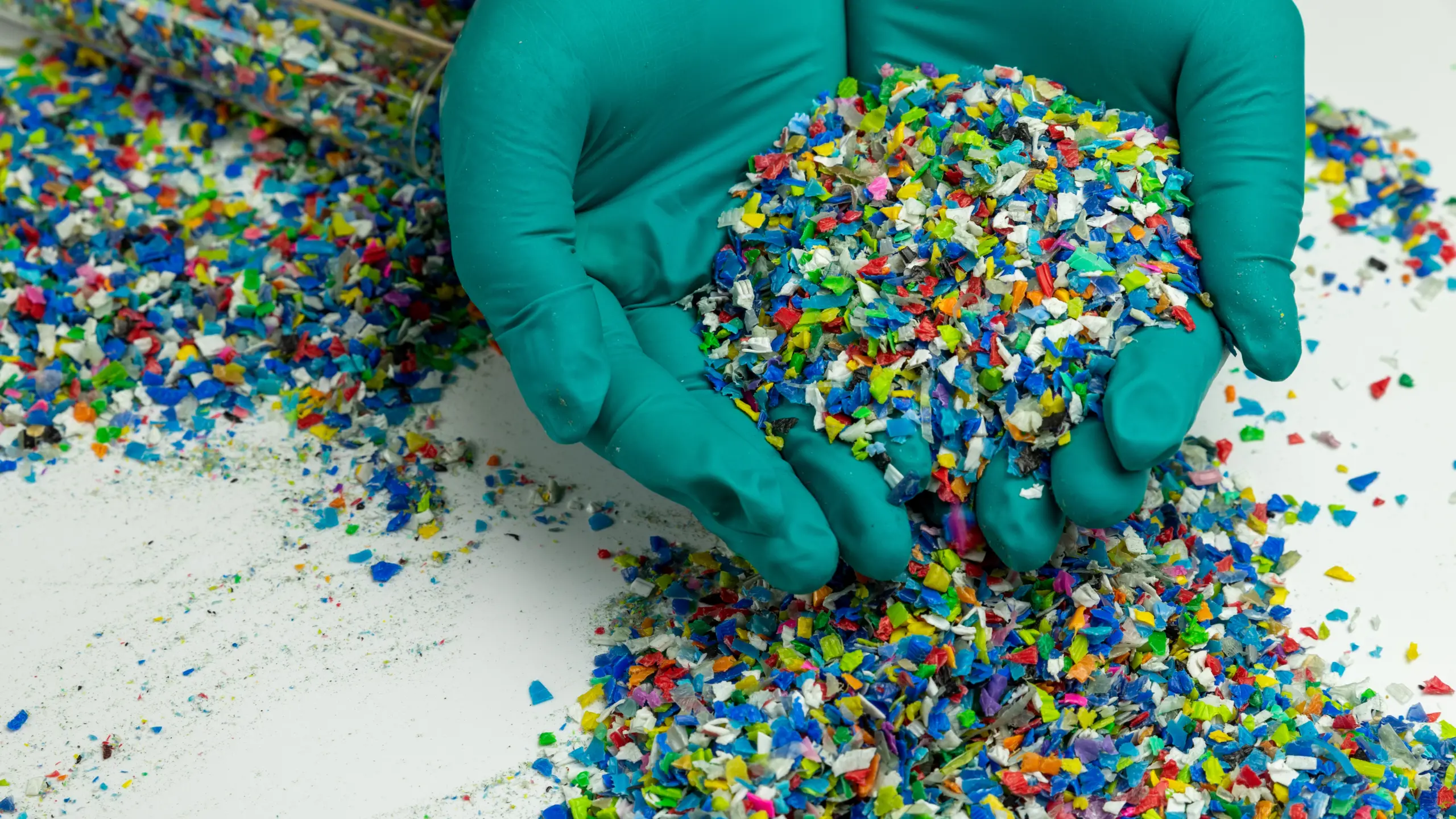 "Recyclopedia" will bring researchers up to speed on plastic waste ...