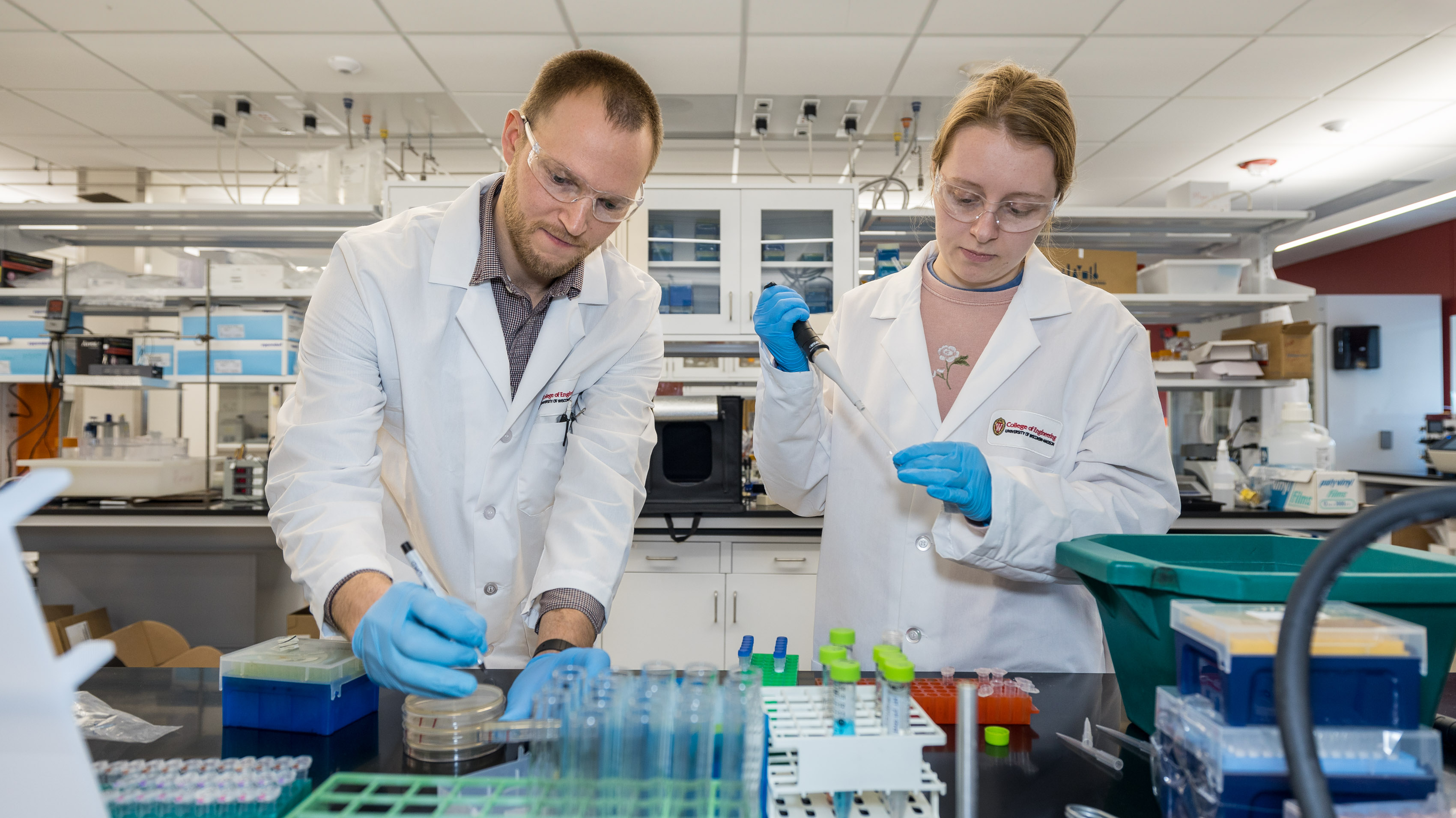 The new Bluemke Family Biolab brings biological engineers closer ...