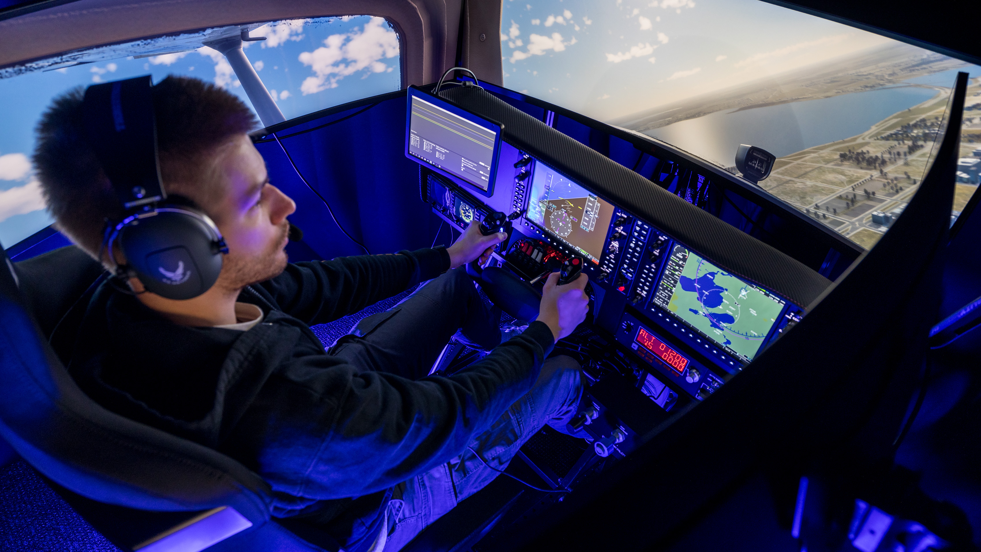 At UW-Madison, ‘relaunched’ flight simulator will take aerospace engineering education to new ...