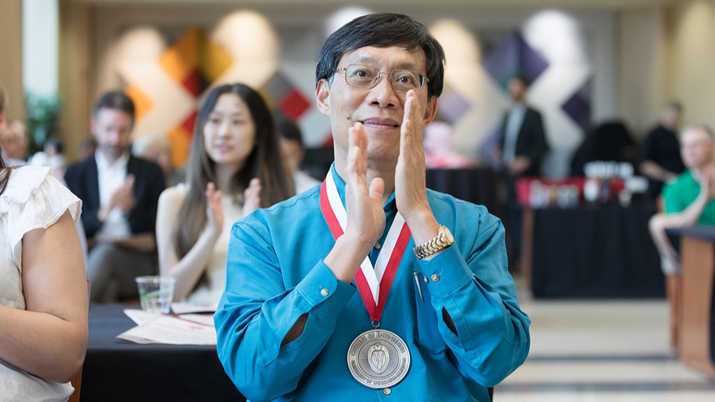 Turng Elected Fellow of the Royal Society of Chemistry