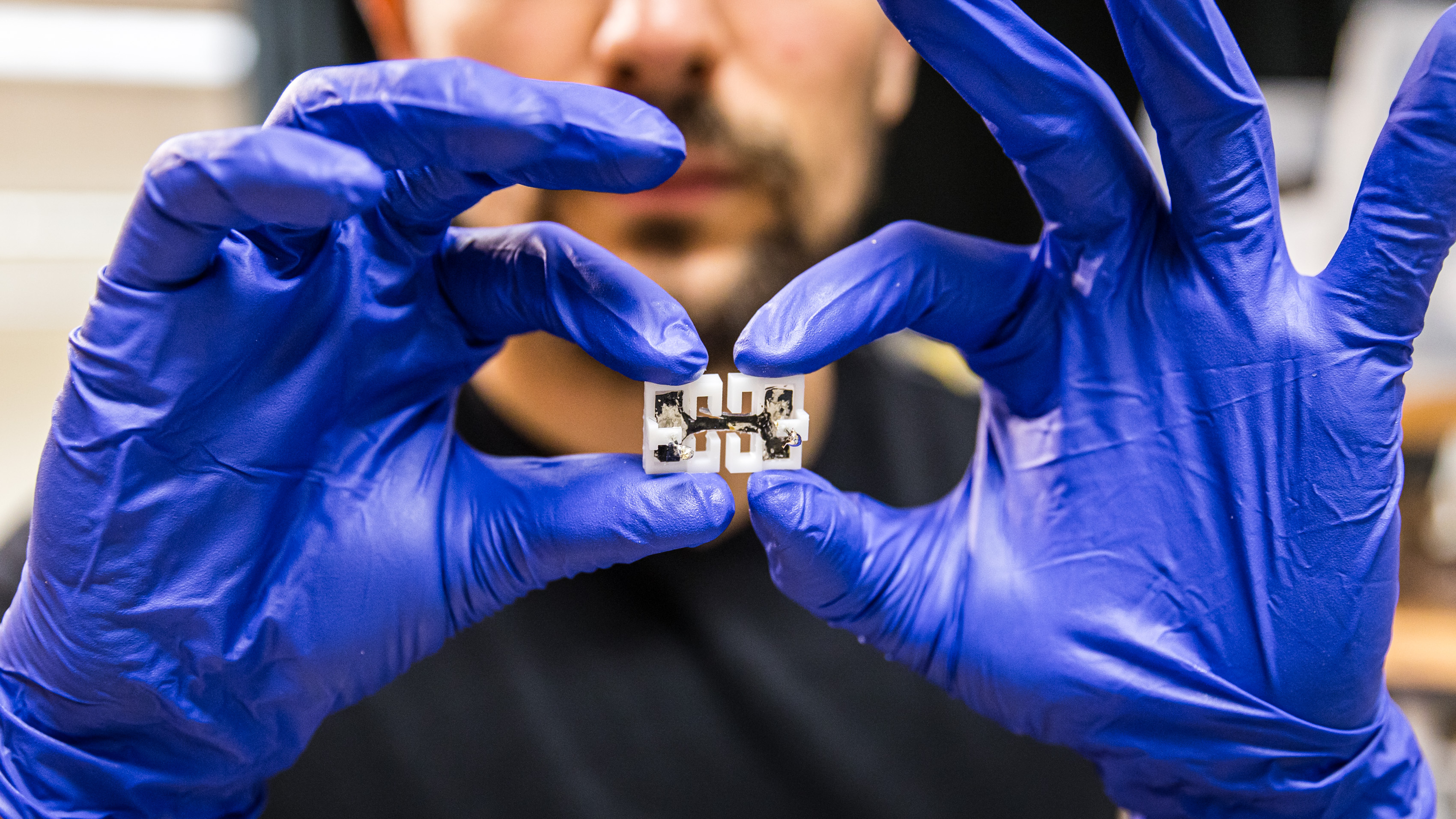 Moldable, flexible sensor is a versatile option for detecting ...